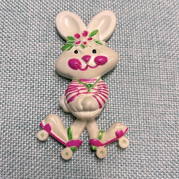 Avon | Jewelry | Vintage Avon Pin Pal Fragrance Glac Rapid Rabbit ...